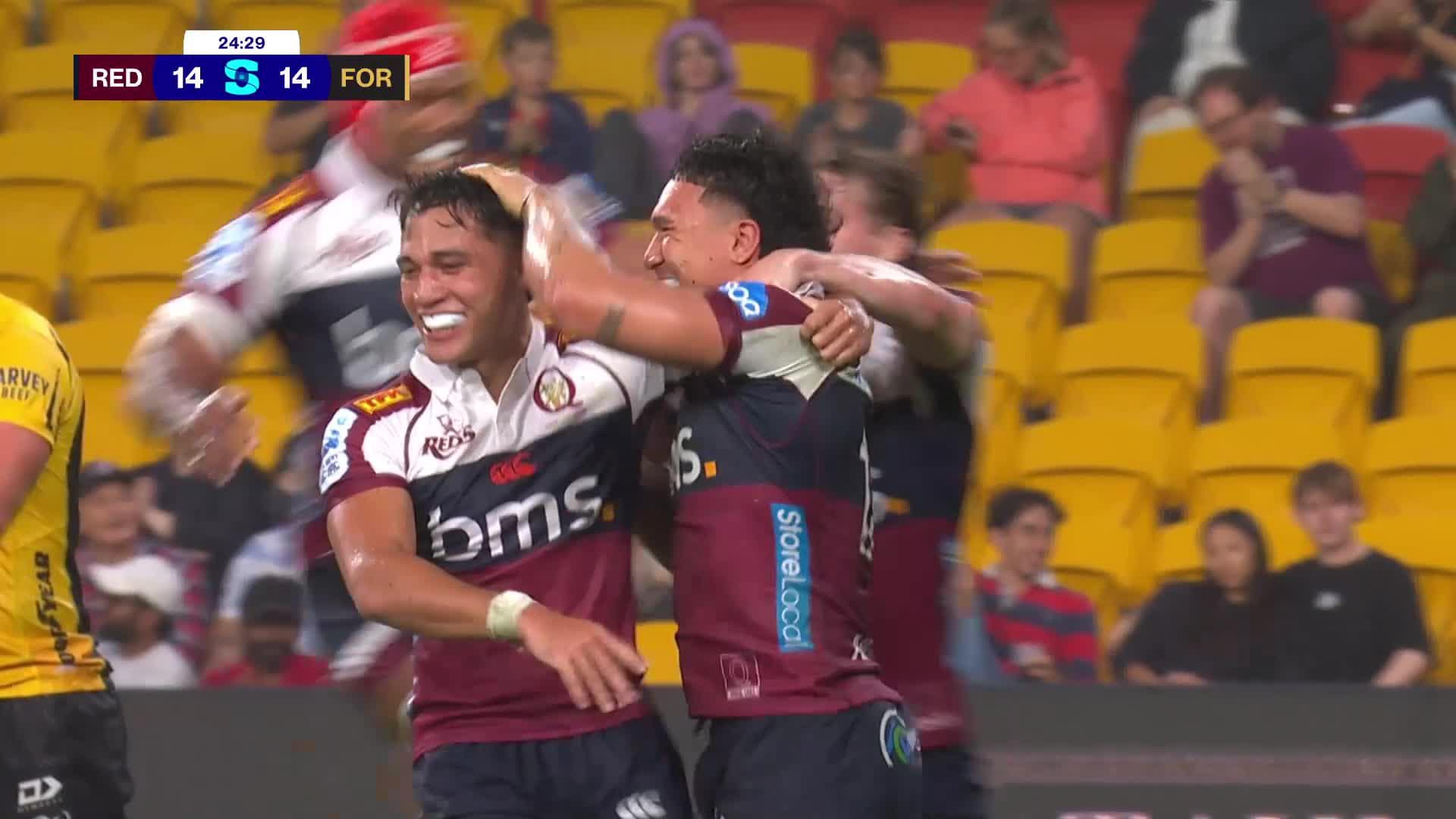 Samisoni Taukei'aho Try v Queensland Reds | SRP 2024
